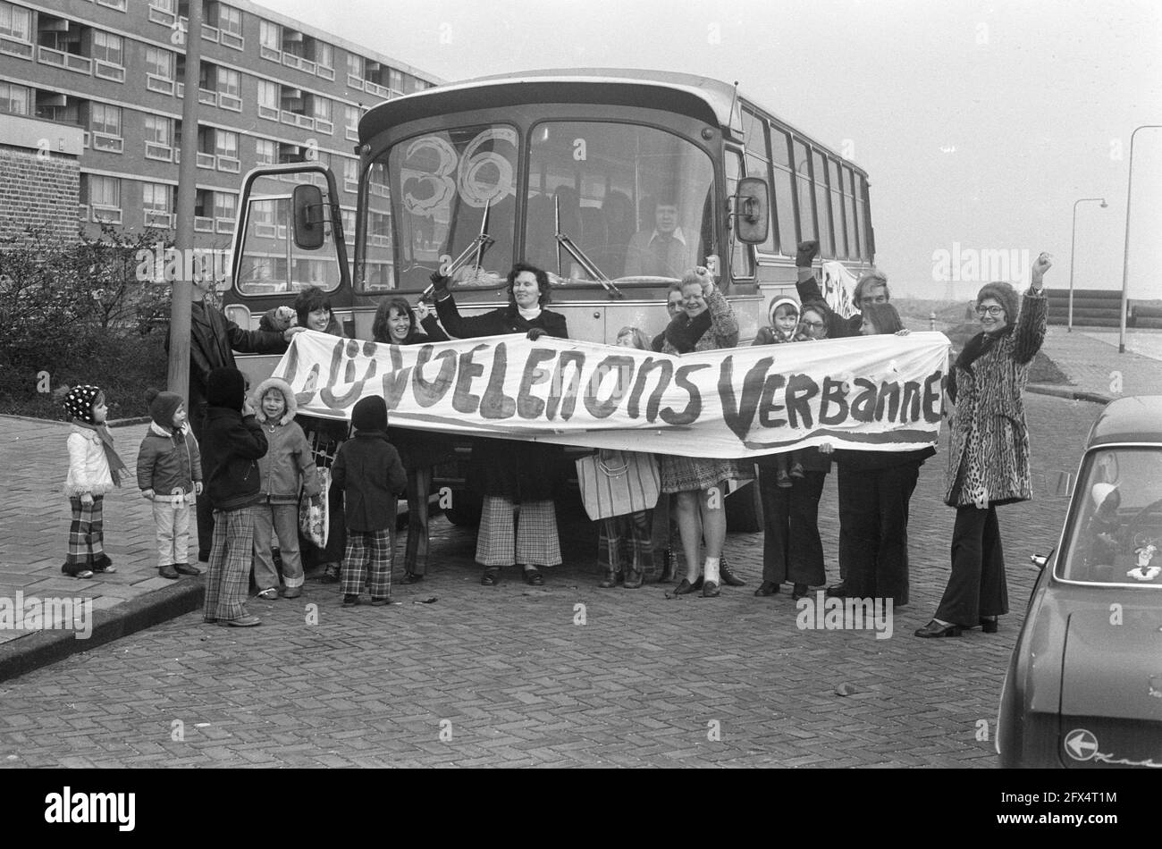 The residents with a banner in front of the bus, December 22, 1973 ...