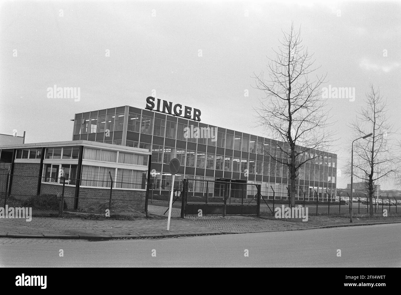 Exterior of Singer factory, Nijmegen, November 20, 1974, factories, The ...