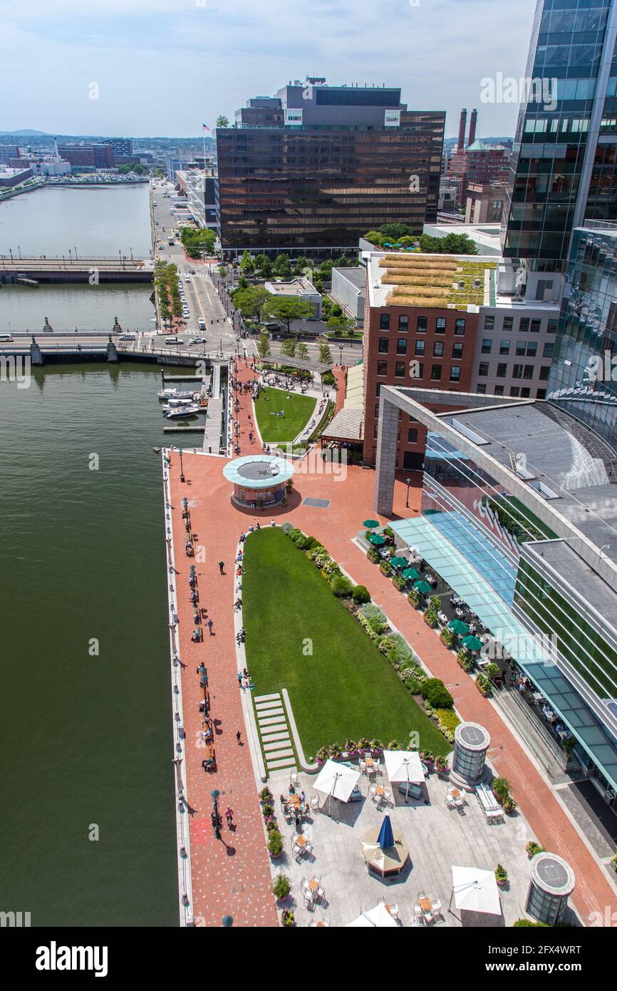 Harborwalk pedestrian walkway along Fort Point Channel, Boston MA USA ...