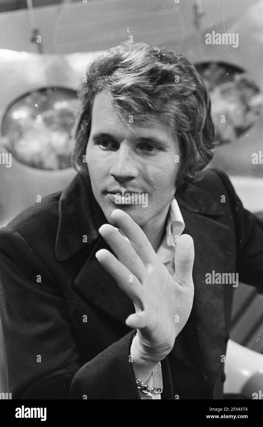 American singer john walker hi-res stock photography and images - Alamy