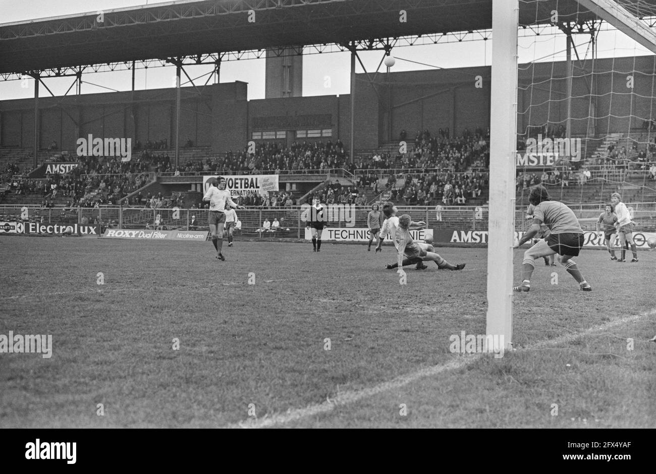 April 6 1975 hi-res stock photography and images - Alamy