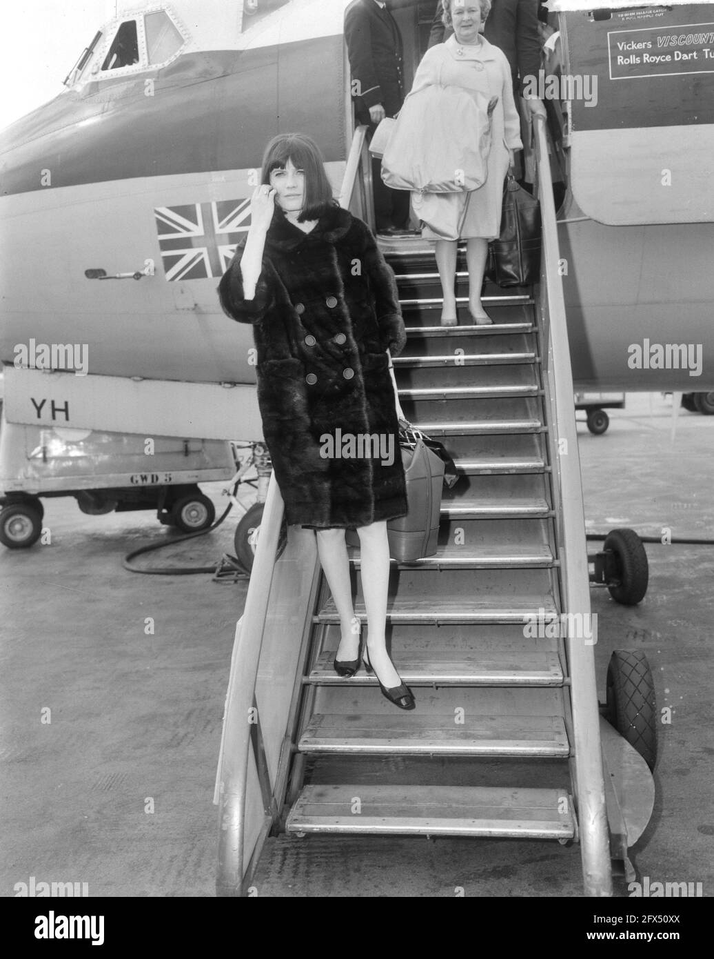 Singer sandie shaw hi-res stock photography and images - Alamy