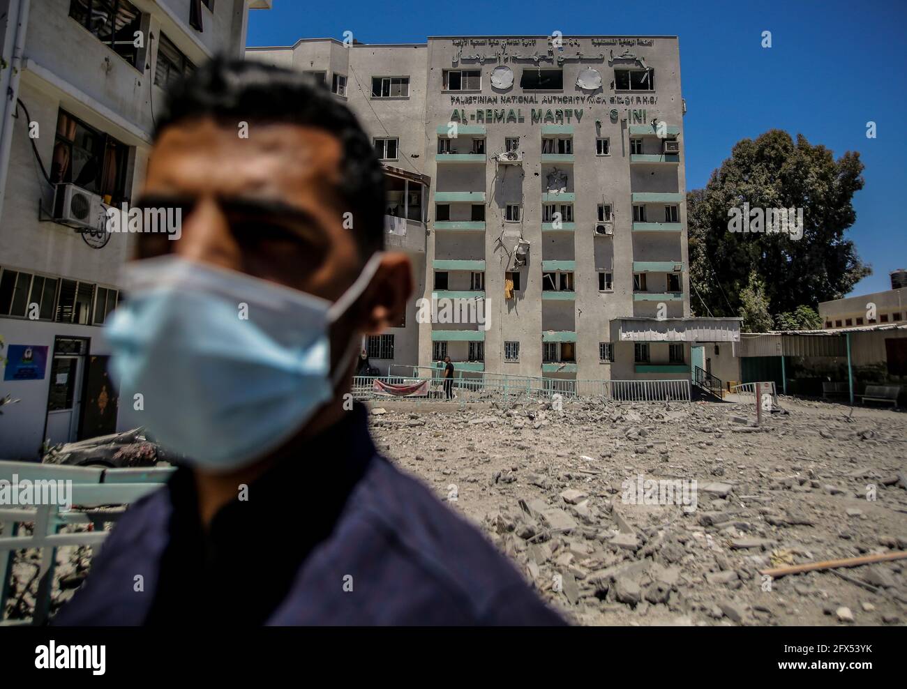 Gaza City, The Gaza Strip, Palestine. 23rd May, 2021. A Palestinian ...