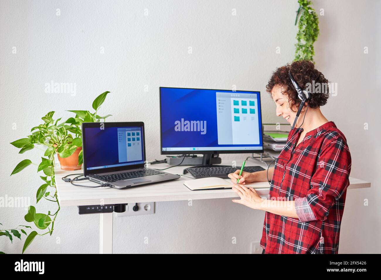 Stand up notes hi-res stock photography and images - Alamy