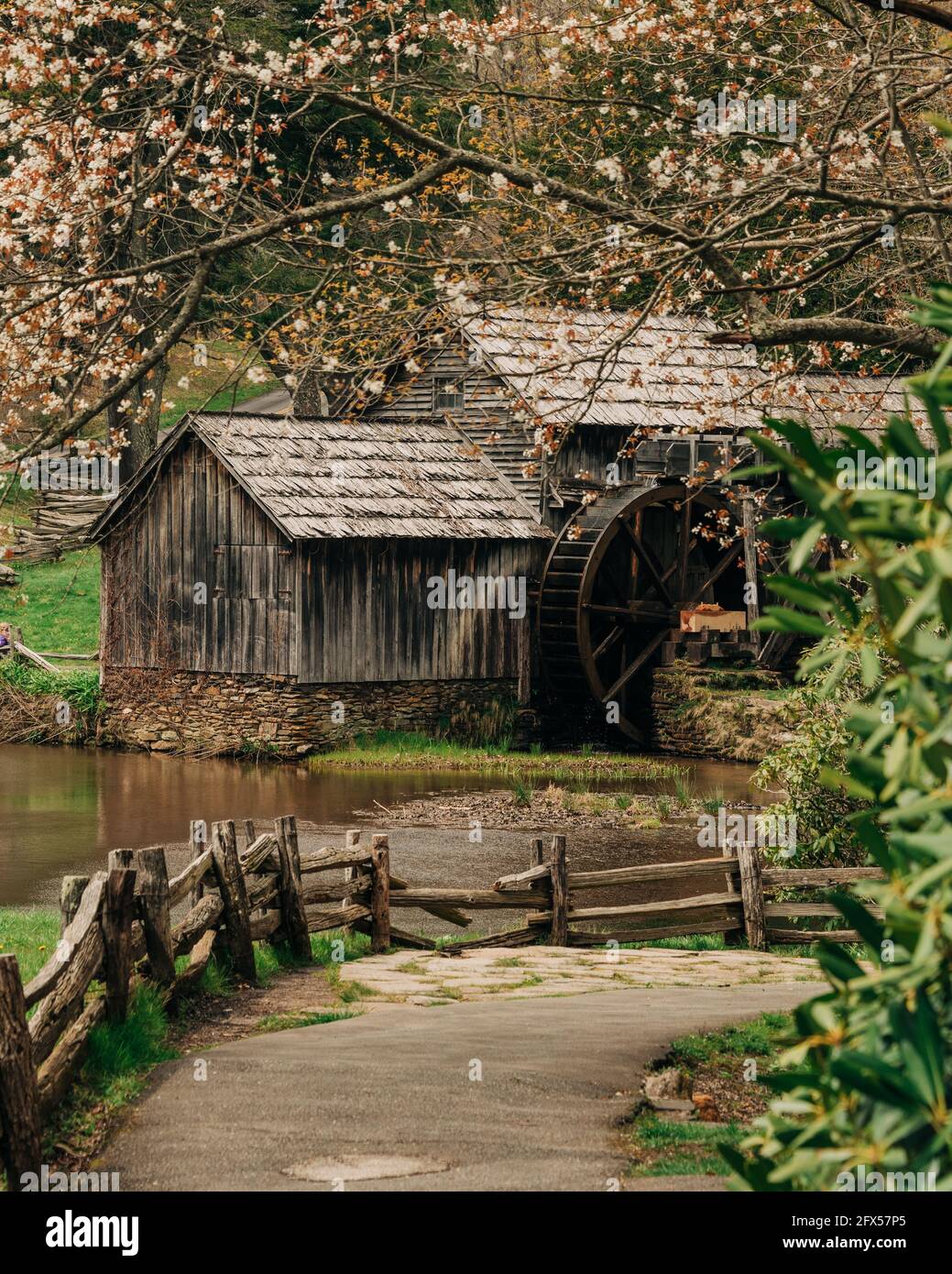Mabry mill on blue ridge hi-res stock photography and images - Alamy