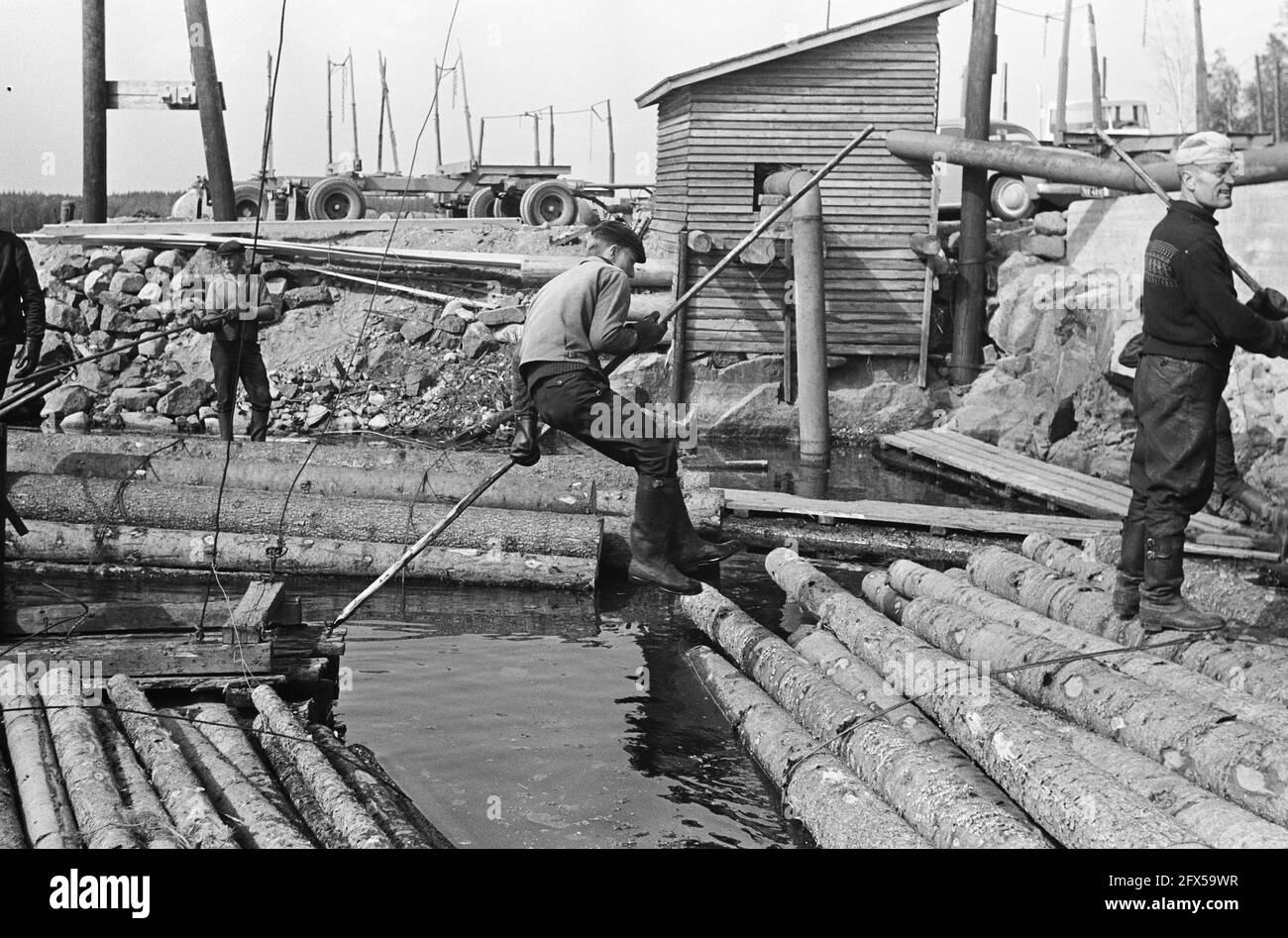 Wood floaters hi-res stock photography and images - Alamy