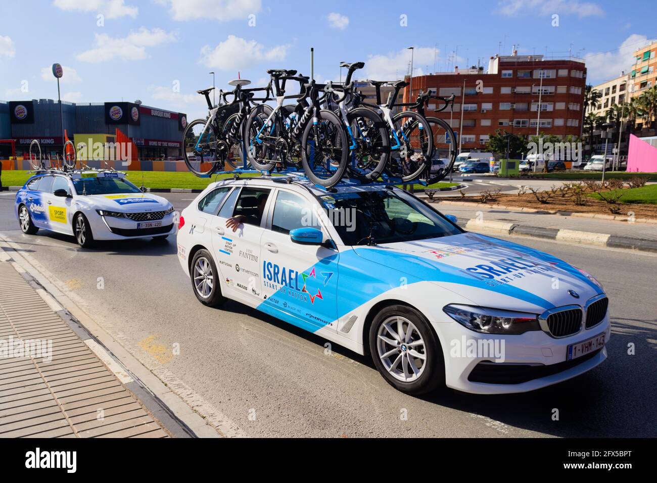 Cycling team support vehicle hi-res stock photography and images - Alamy