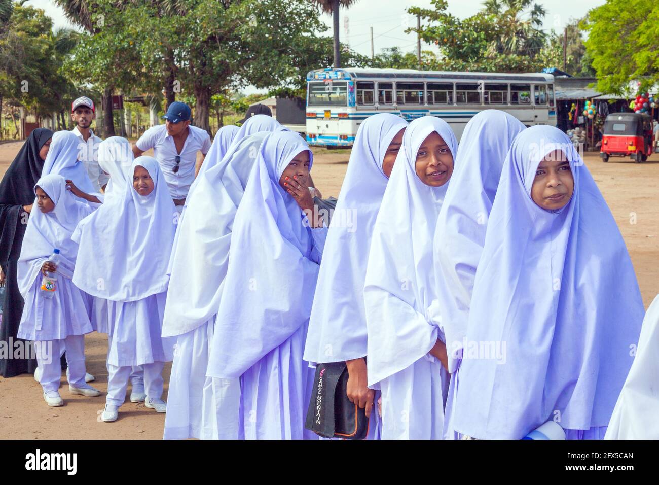 Group portrait schoolgirls outdoors hi-res stock photography and images ...