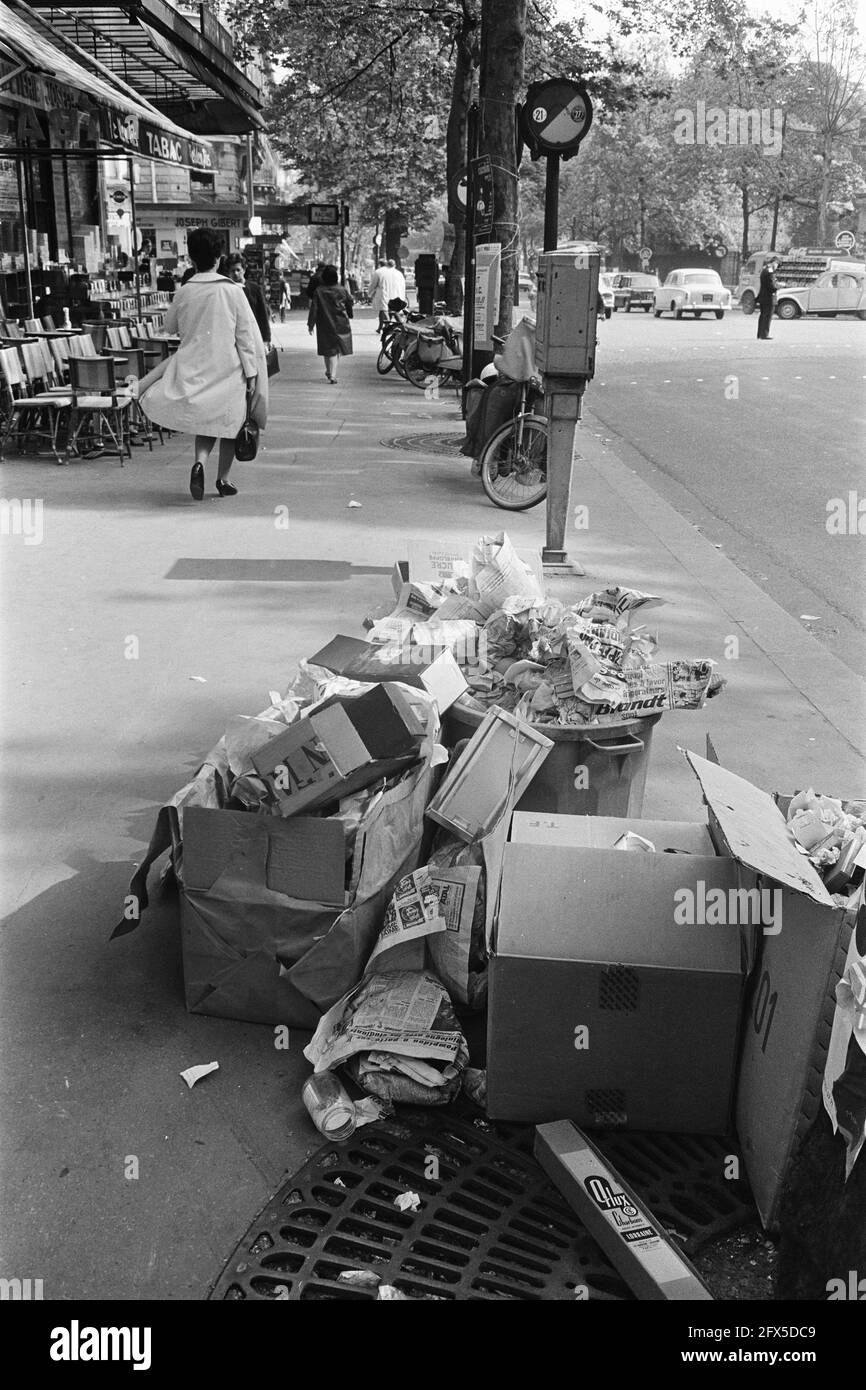 Paris garbage Black and White Stock Photos & Images - Alamy