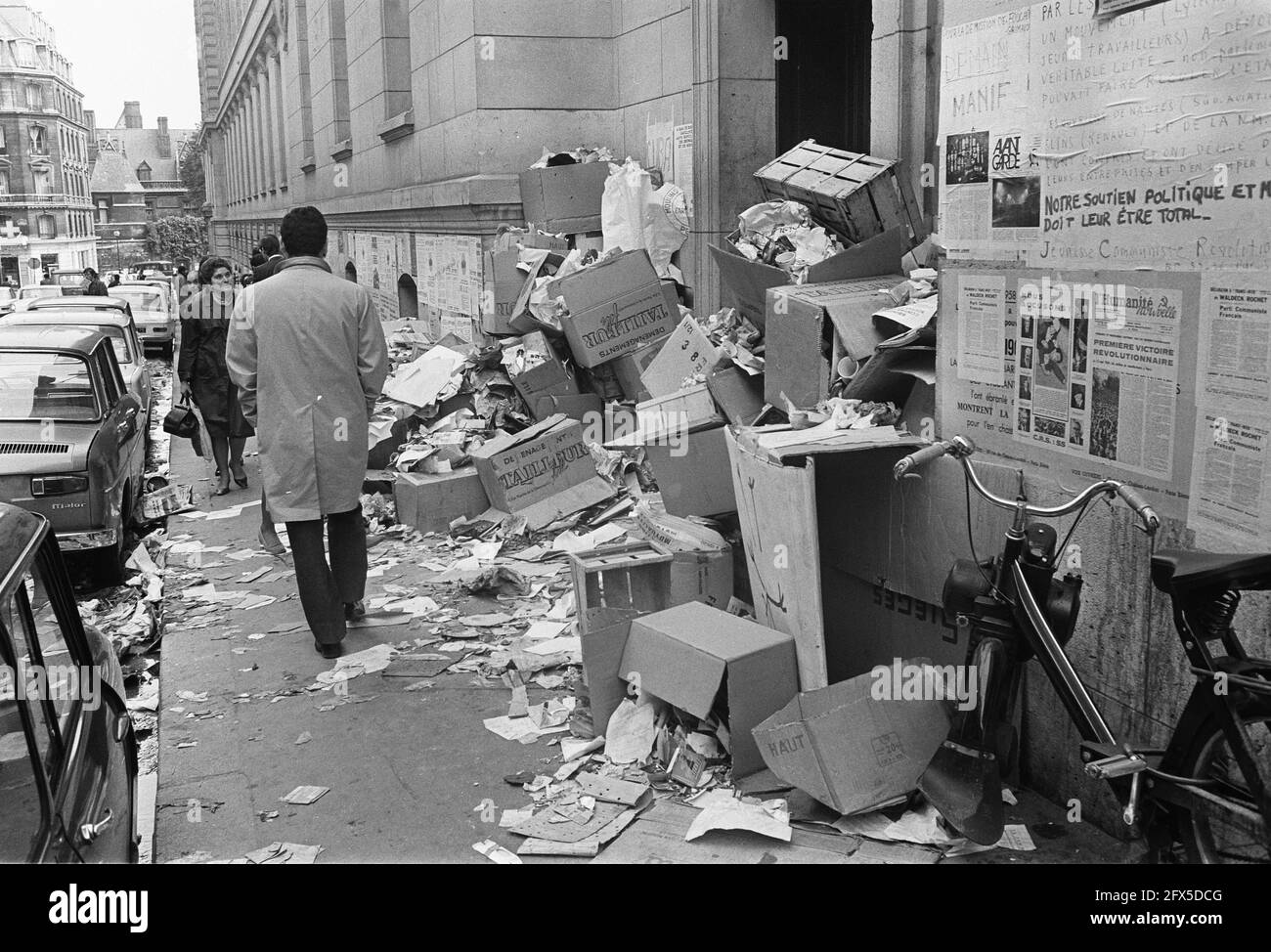 Paris may 1968 hi-res stock photography and images - Alamy