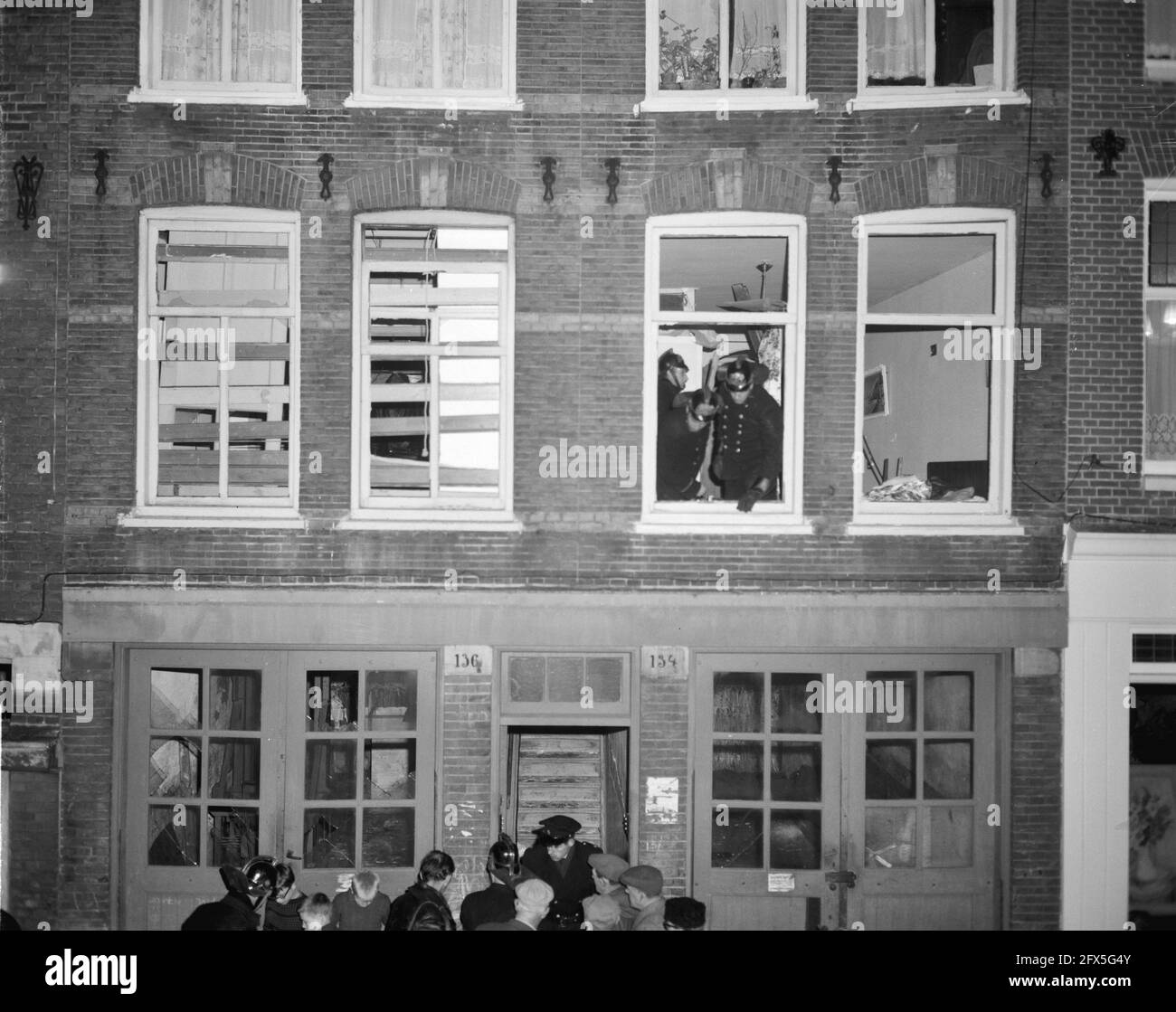 Gas explosion in Amsterdam in the Goudsbloemstraat. Overview of the ...