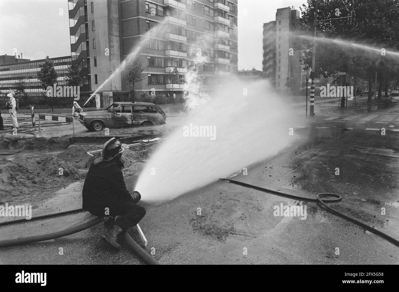 Gas pipeline exploded and caught fire on the Amstelveenseweg in ...