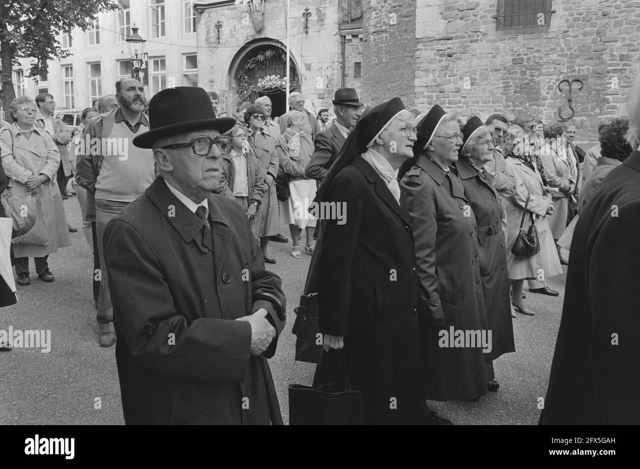 Prayer service Pope J. P. II on large projection screen voo Onze Lieve ...