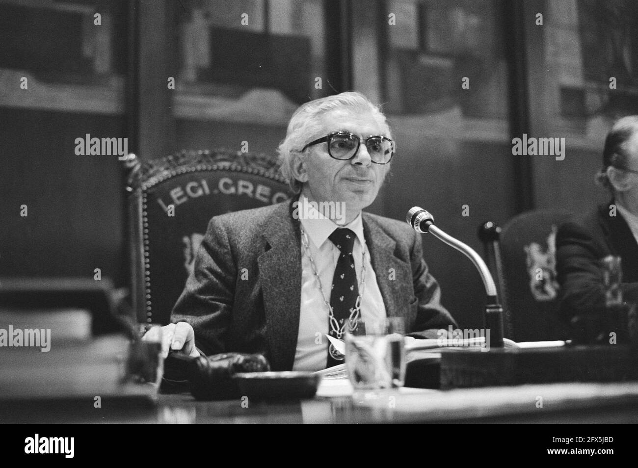 Polak headline hi-res stock photography and images - Alamy