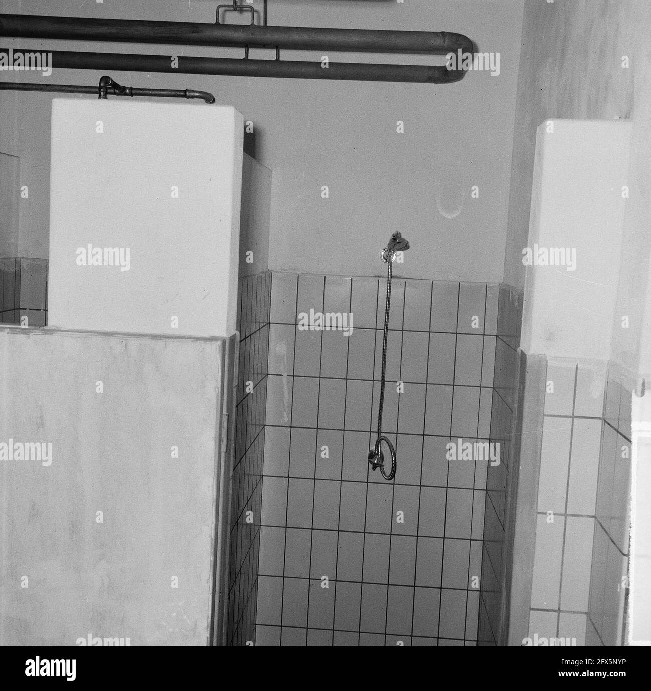Prison showers hi-res stock photography and images - Alamy