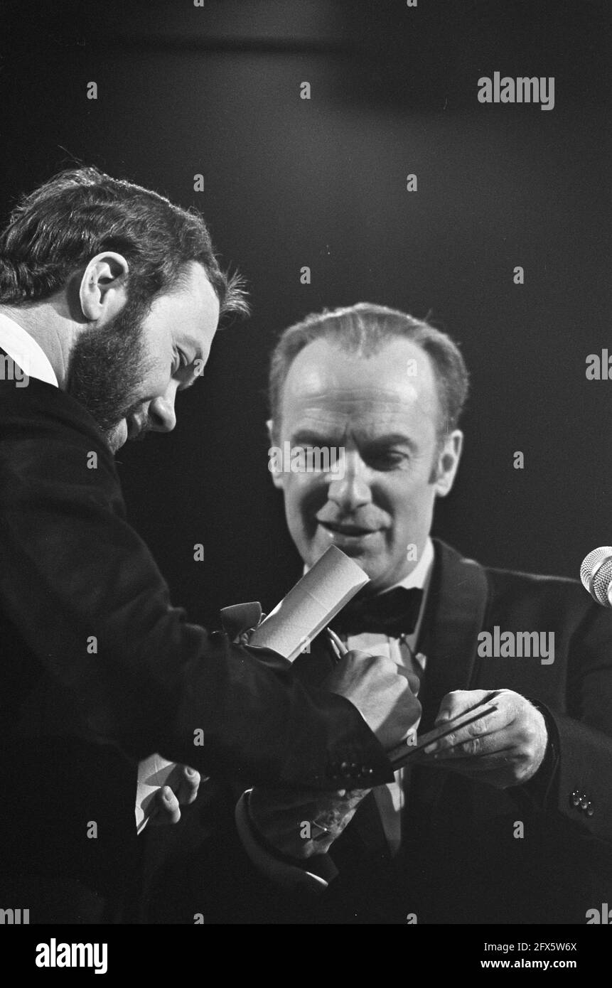 Peter brown beatles hi-res stock photography and images - Alamy