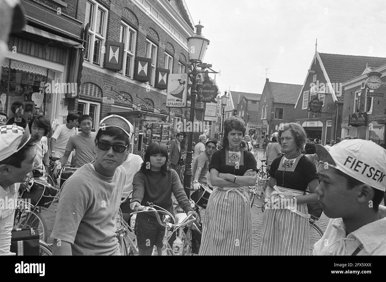 Volendam girls hi-res stock photography and images - Alamy