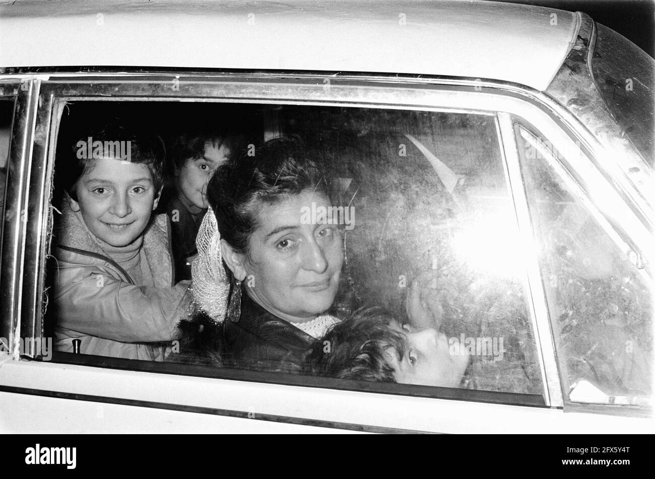 Group of gypsies arrive in Amsterdam via being deported from Sweden ...