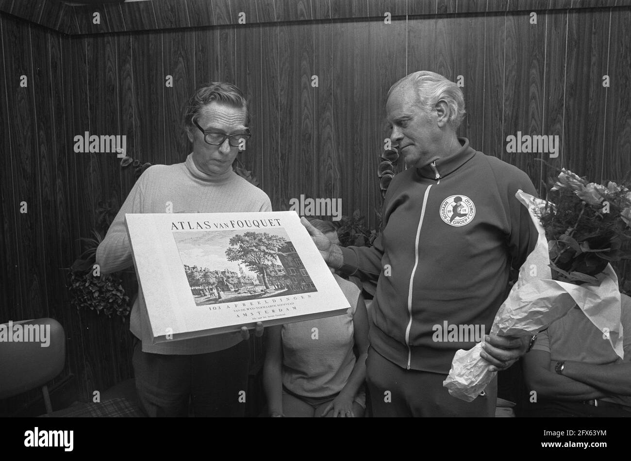 Twelve plaques hi-res stock photography and images - Alamy