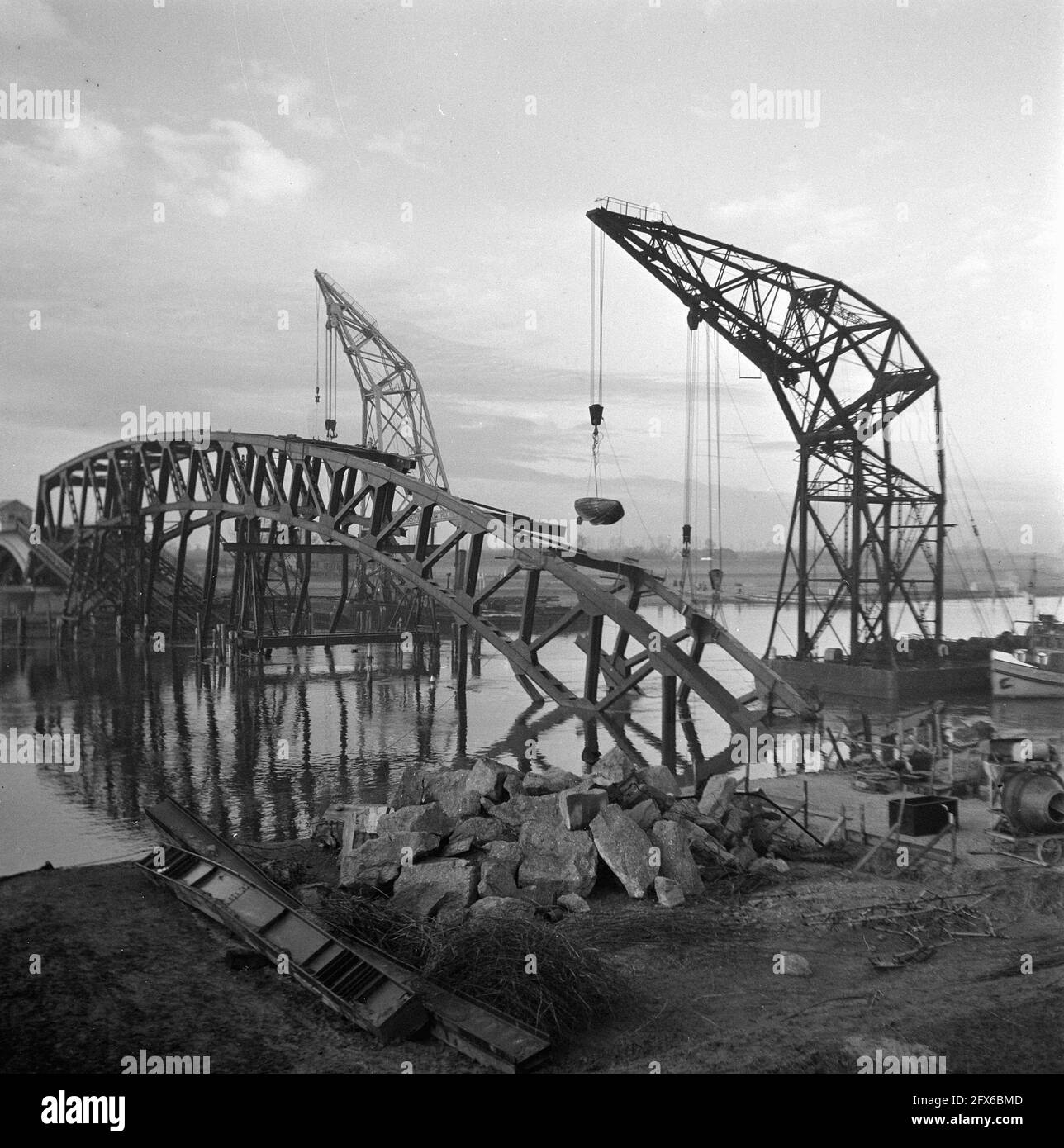 Reconstruction in 1945 in 1946 hi-res stock photography and images - Alamy
