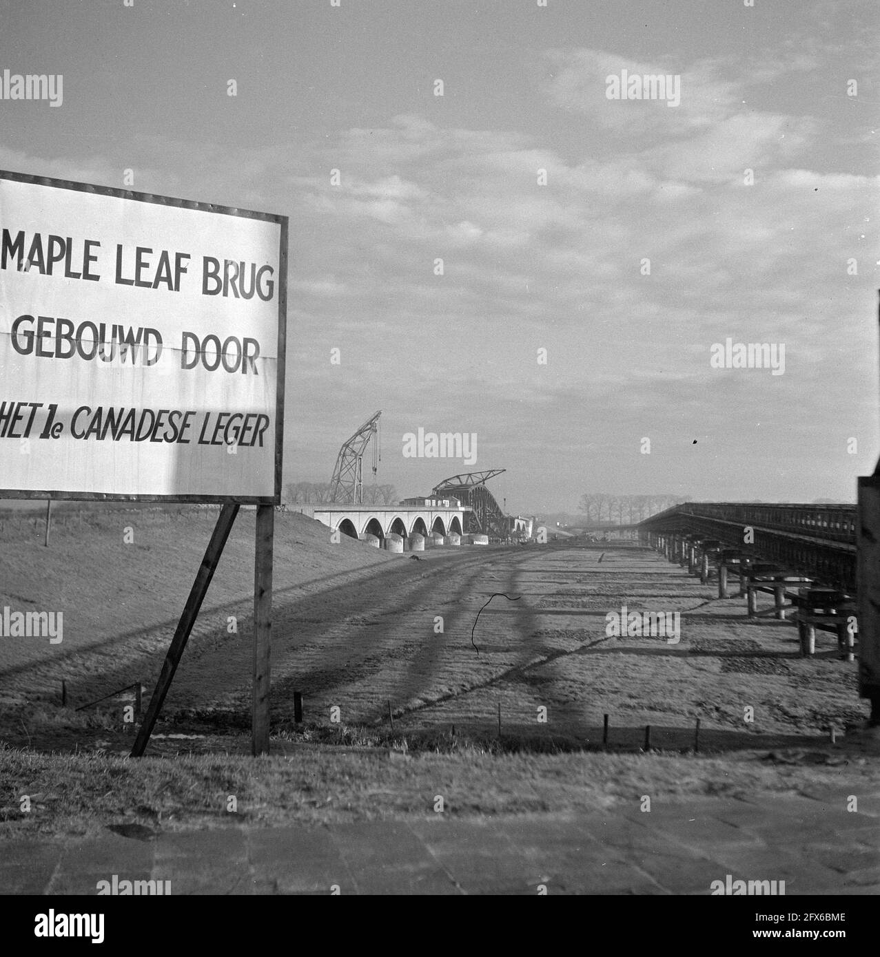Sign announcing emergency bridge maple leaf bridge built hi-res stock ...