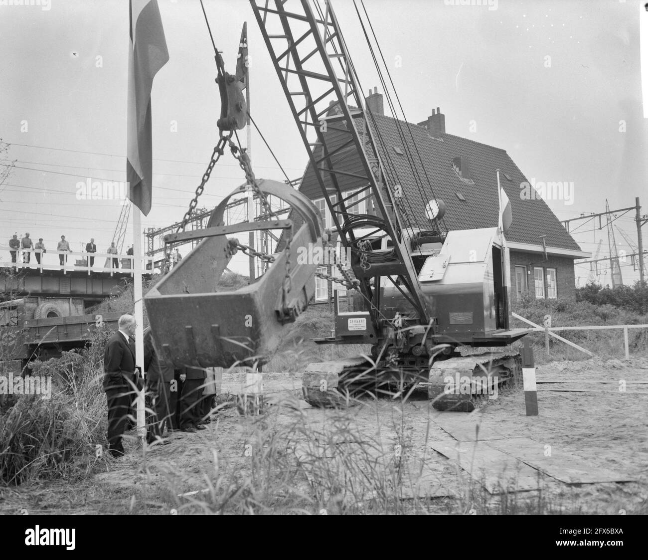 Dragline draglines Black and White Stock Photos & Images - Alamy