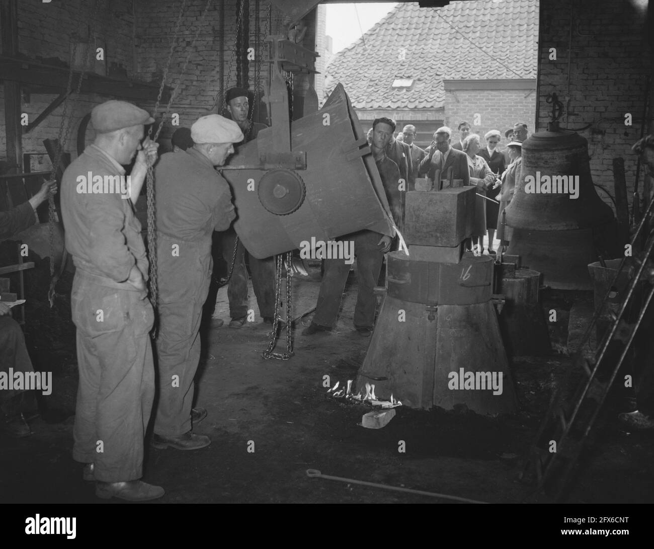 Casting clocks Black and White Stock Photos & Images - Alamy