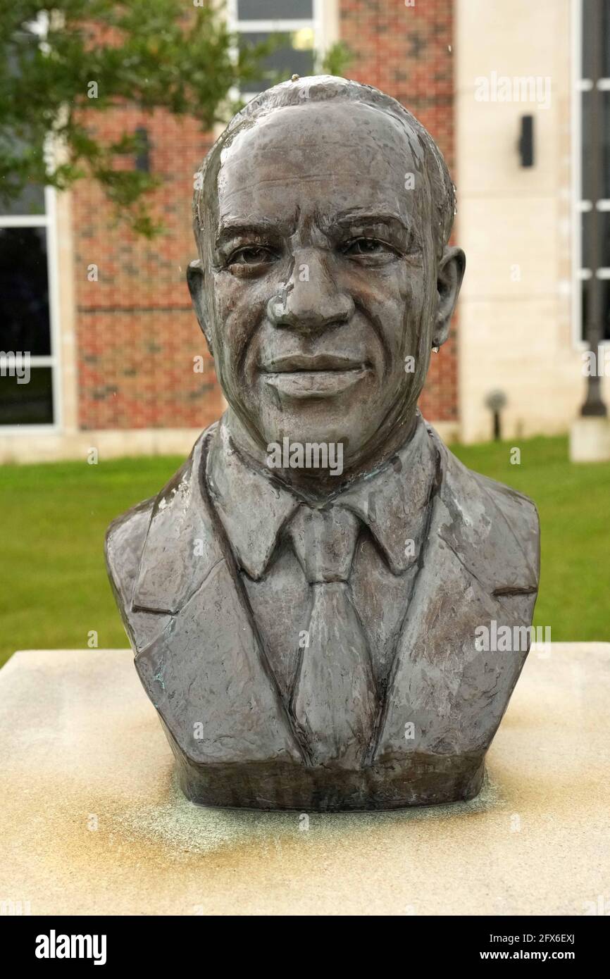 A statue bust of former Prairie View A&M University Panthers basketball ...