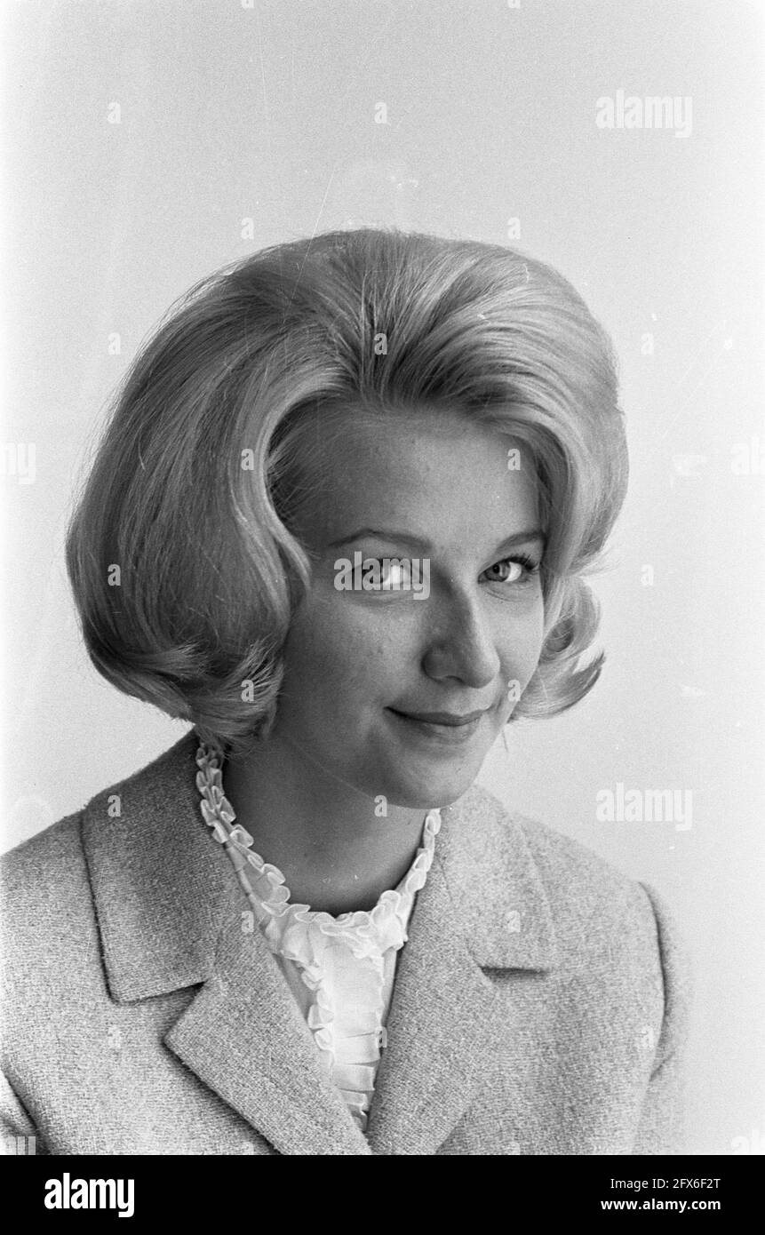 Former rem tv announcer hi-res stock photography and images - Alamy