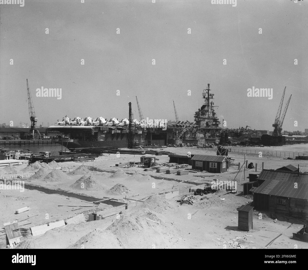 Flying camp ships hi-res stock photography and images - Alamy