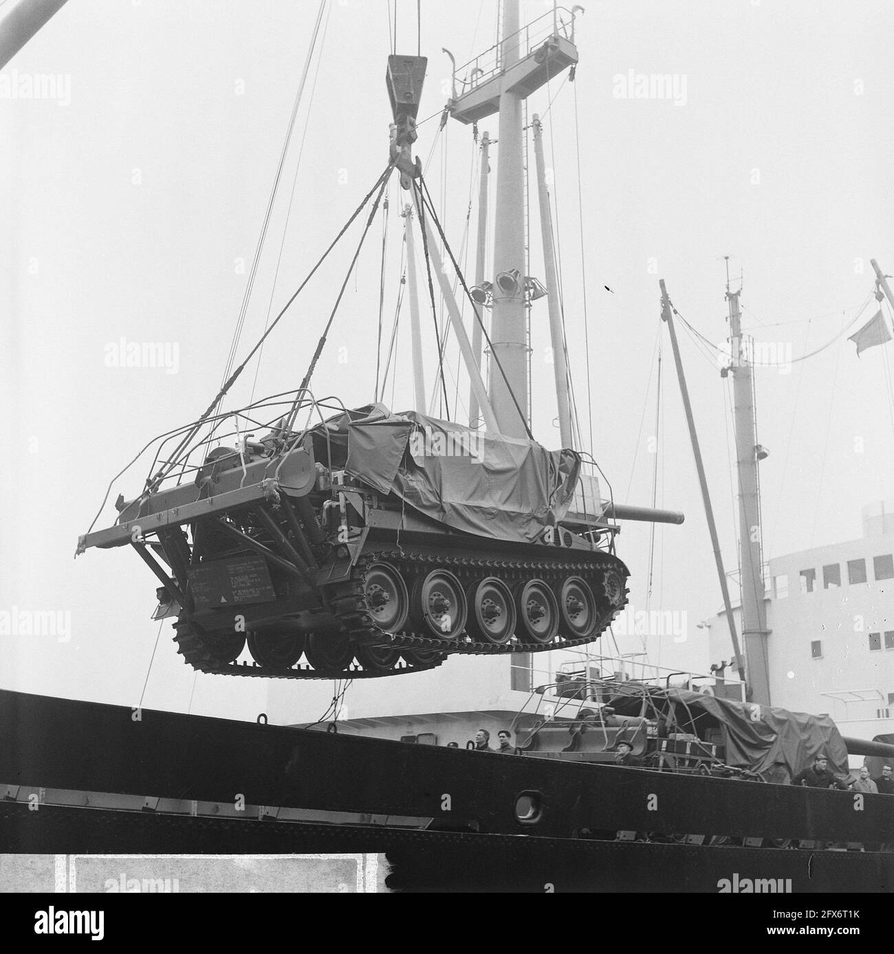 Howitzers 175 mm Black and White Stock Photos & Images - Alamy