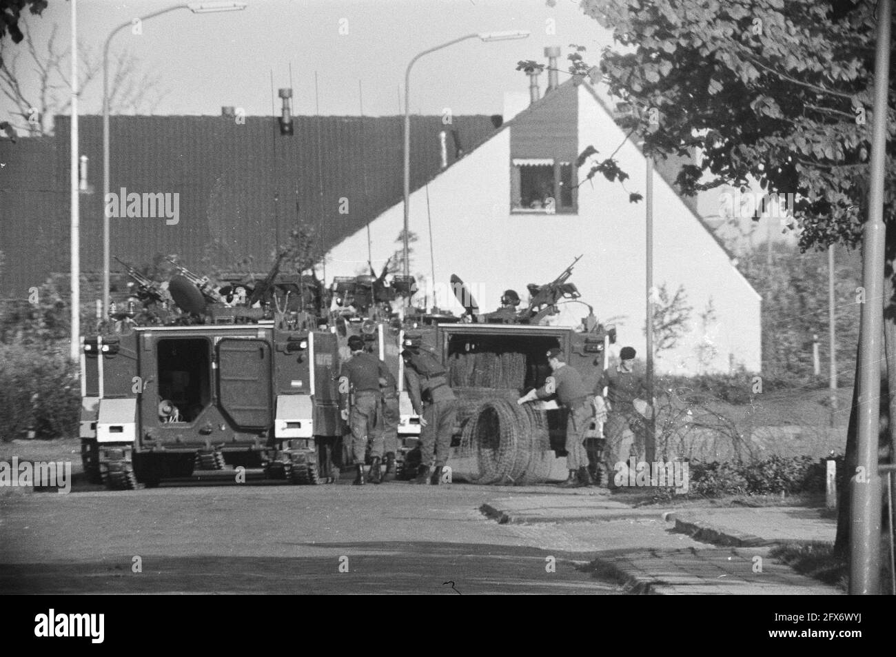 Eighth day hostage taking school Bovensmilde; armored vehicles, May 31 ...