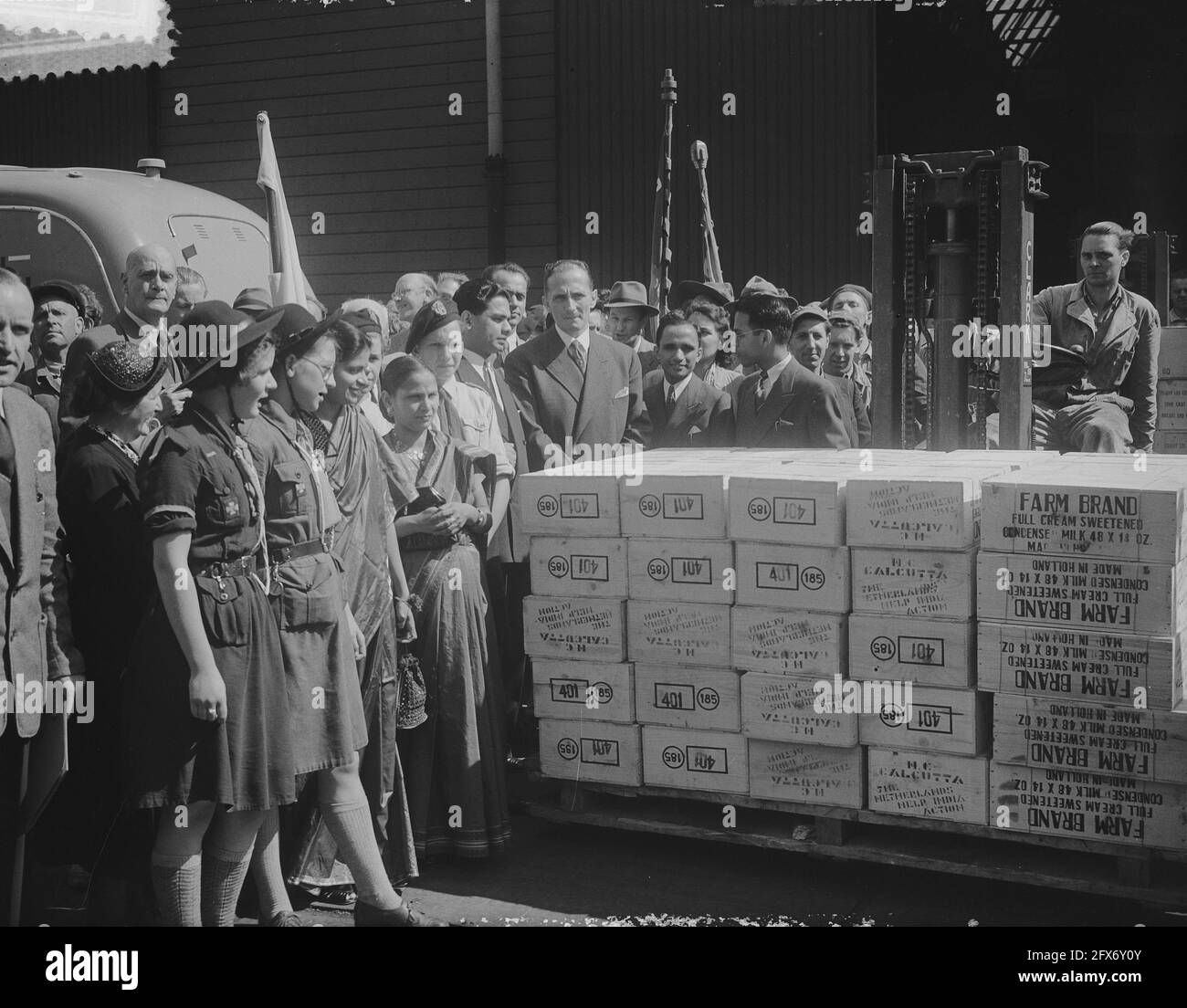 Symbolic handover Black and White Stock Photos & Images - Alamy