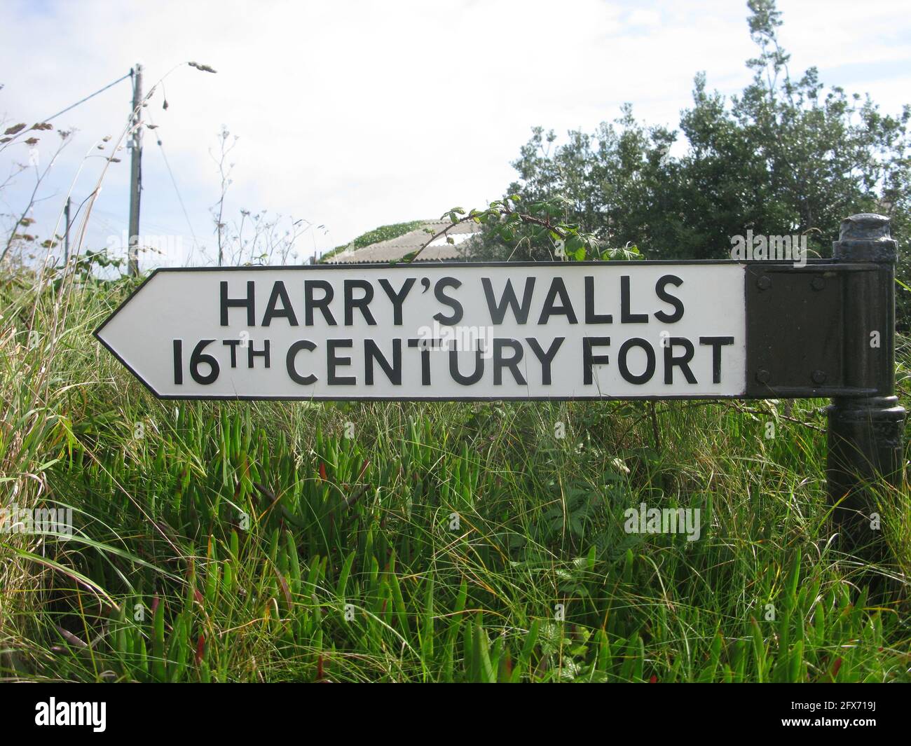 Harrys walls sign hi-res stock photography and images - Alamy
