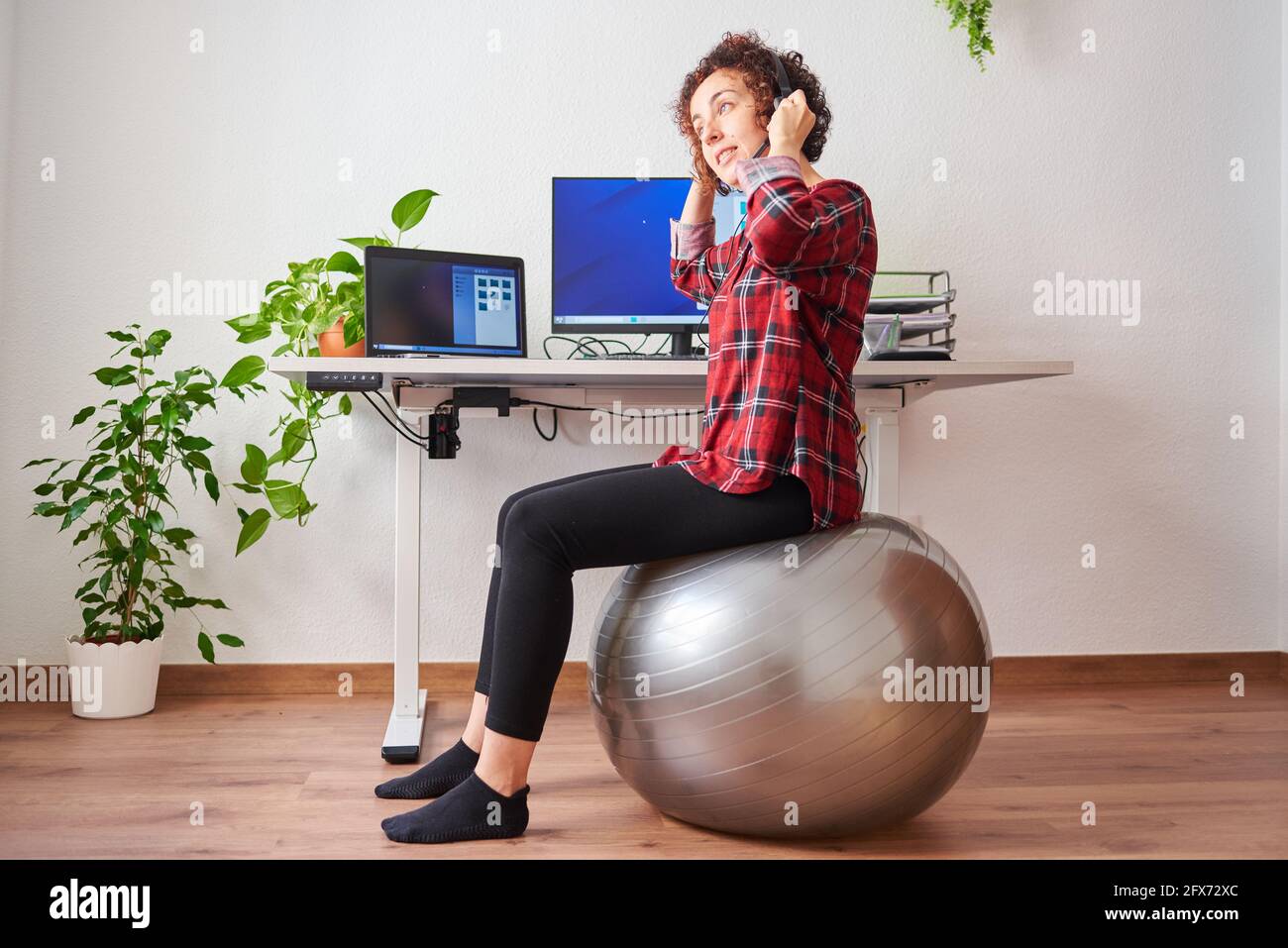 Sitting position workstation hi-res stock photography and images - Alamy