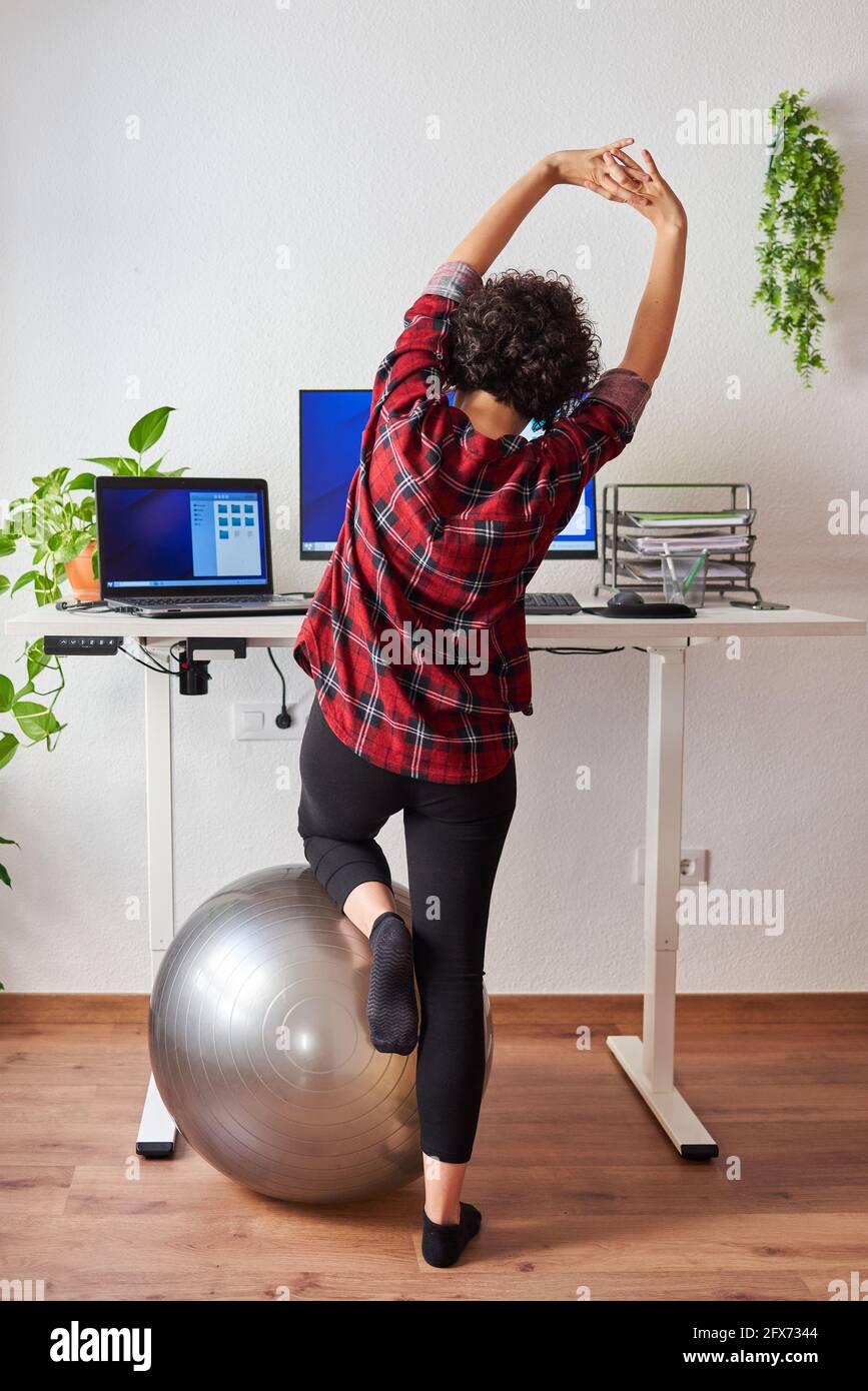 Woman desk posture hi-res stock photography and images - Alamy