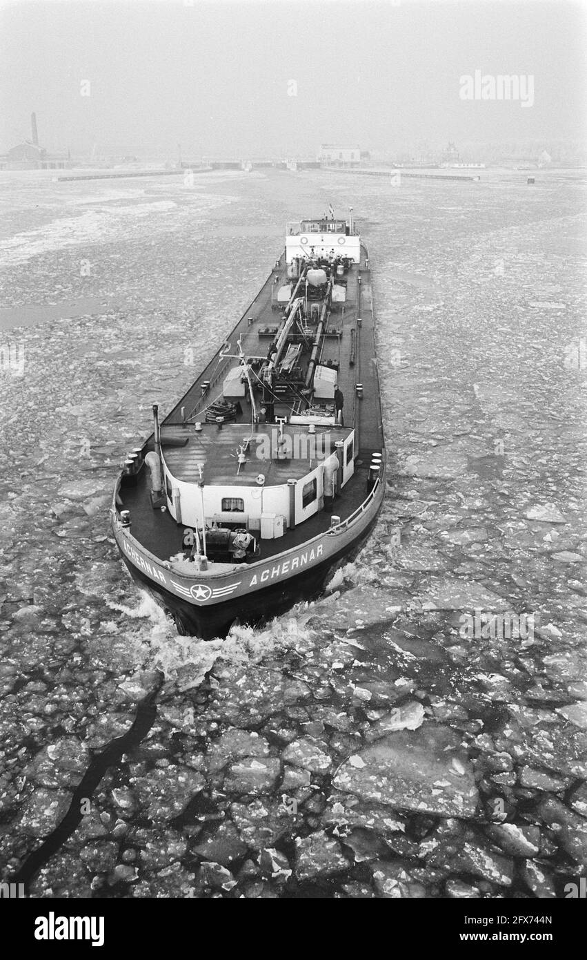Tanker achernar leaves oranjesluis hi-res stock photography and images ...