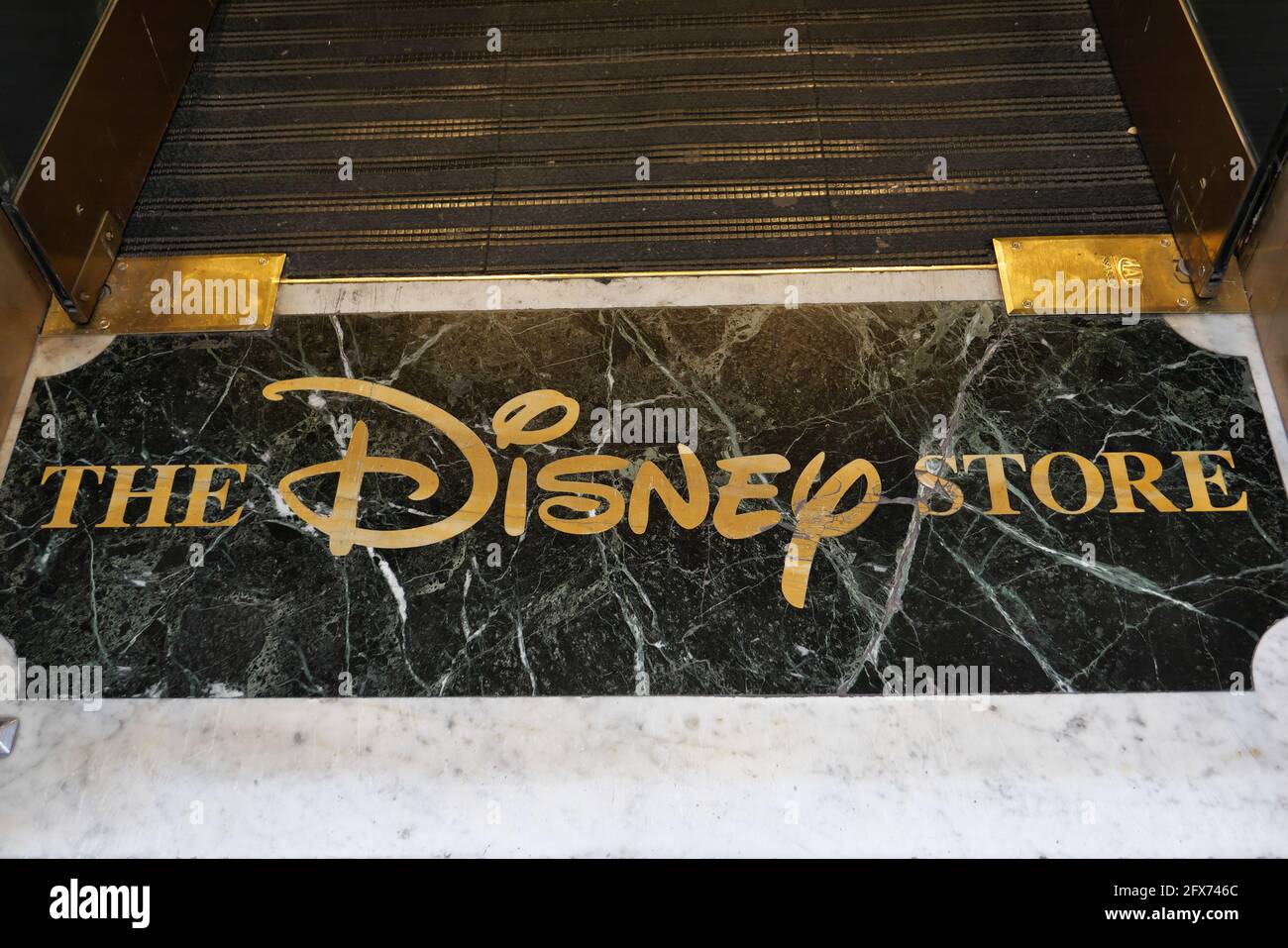 Oh my disney hi-res stock photography and images - Alamy