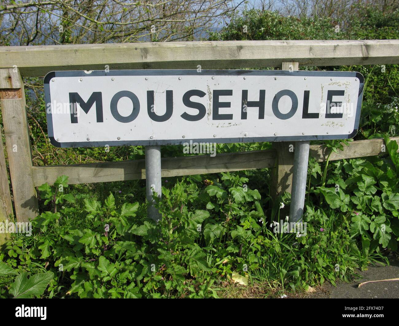 Mousehole village road sign hi-res stock photography and images - Alamy