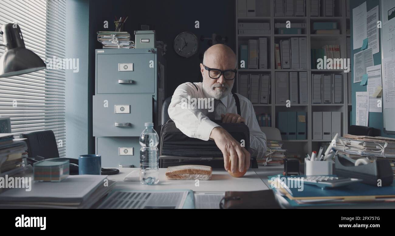 Depressing office desk hi-res stock photography and images - Alamy