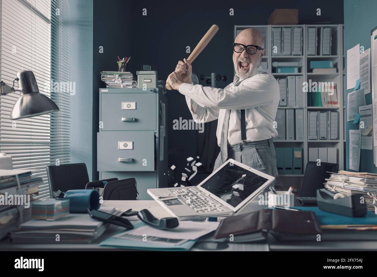 Man smashing computer hi-res stock photography and images - Alamy