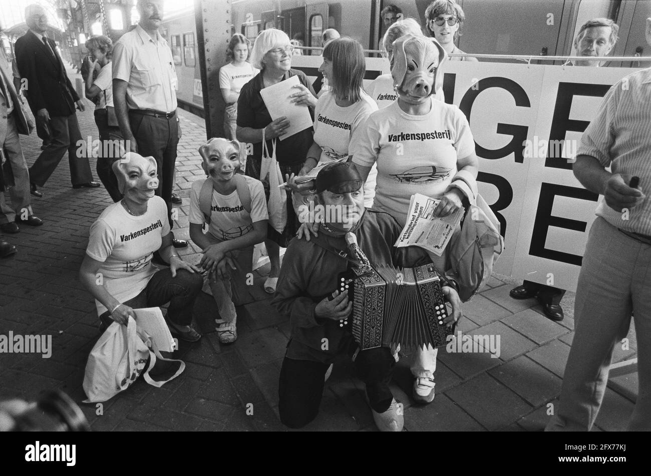 Banner sow express hi-res stock photography and images - Alamy