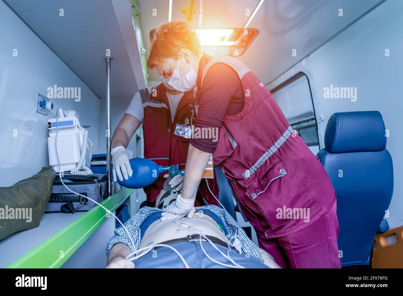 Resuscitate hi-res stock photography and images - Alamy