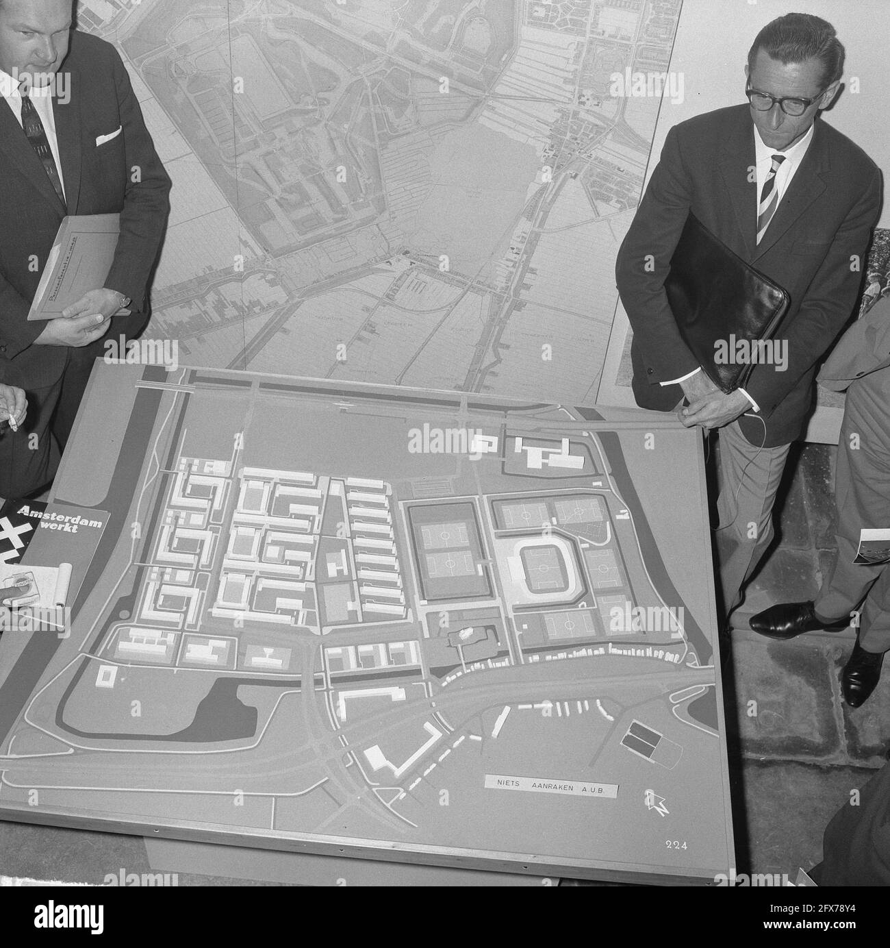 Development of 20th century architecture hi-res stock photography and ...