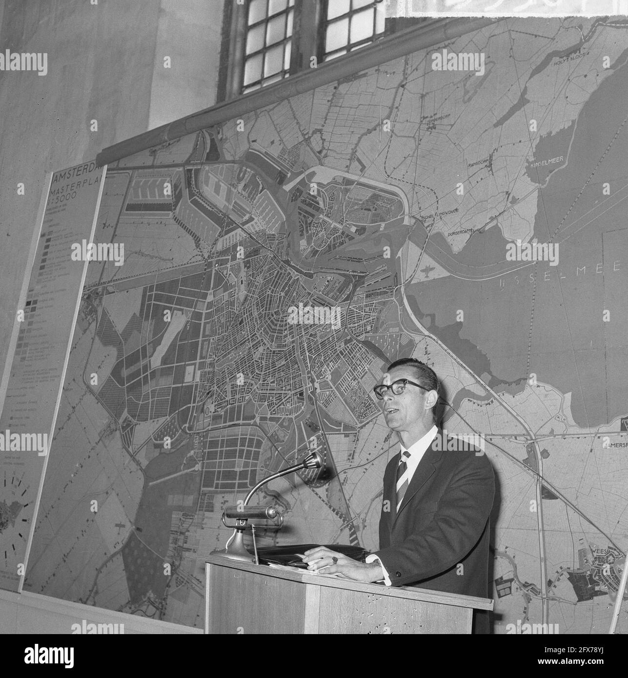 Development of 20th century architecture hi-res stock photography and ...