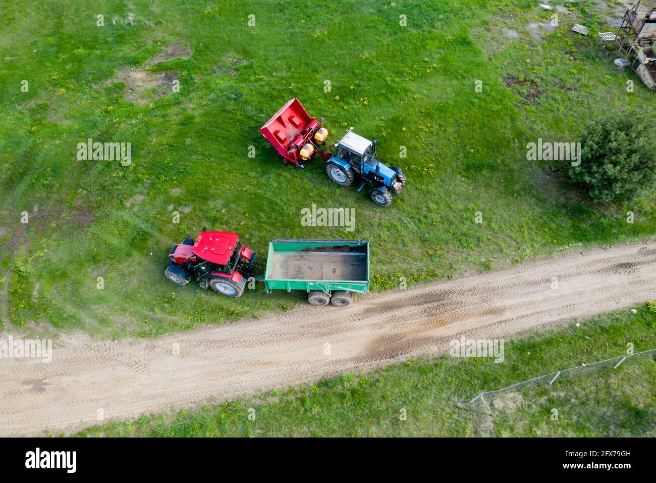 Lawn tractors hi-res stock photography and images - Alamy