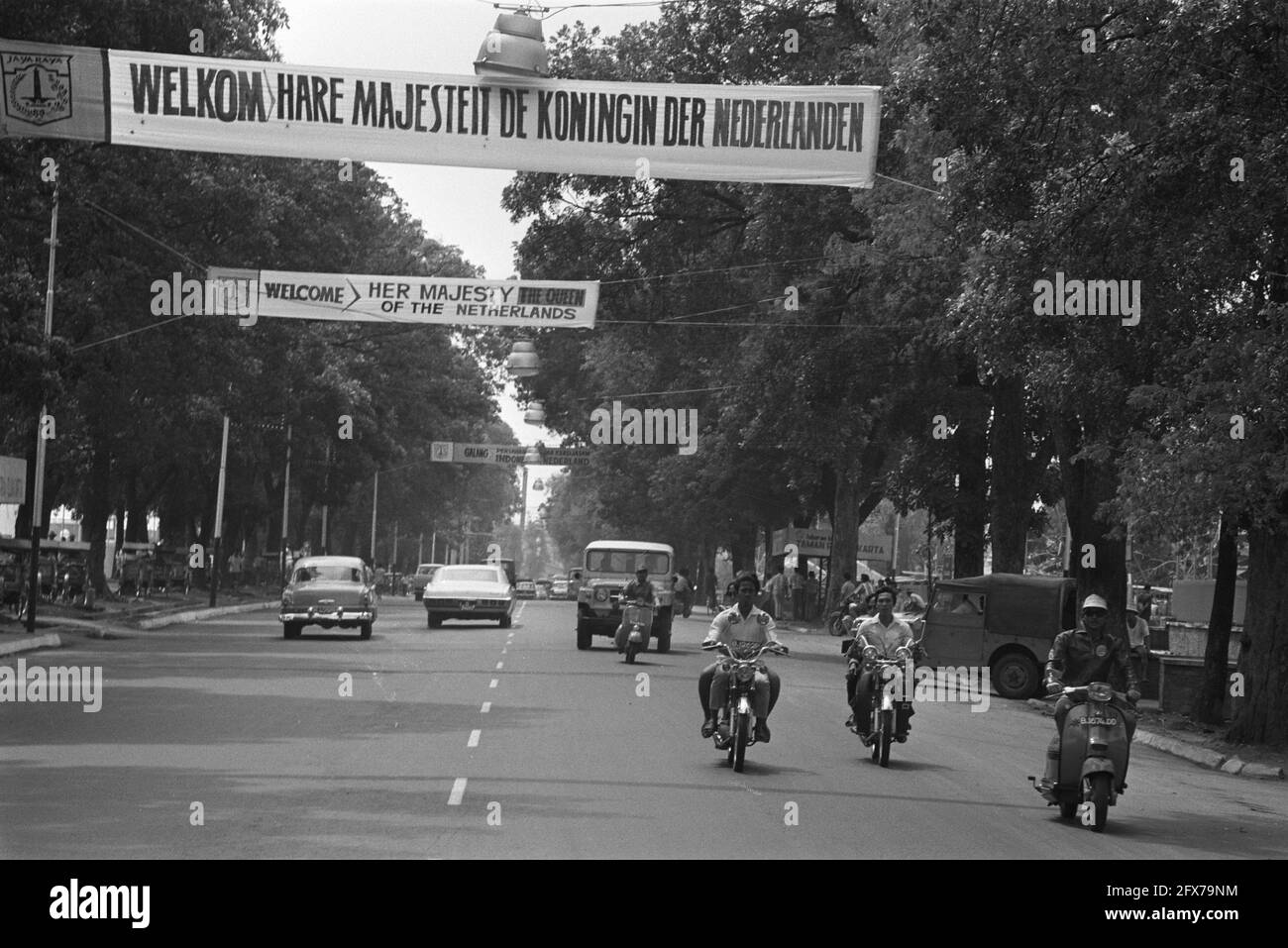 Banner welcome queen hi-res stock photography and images - Alamy