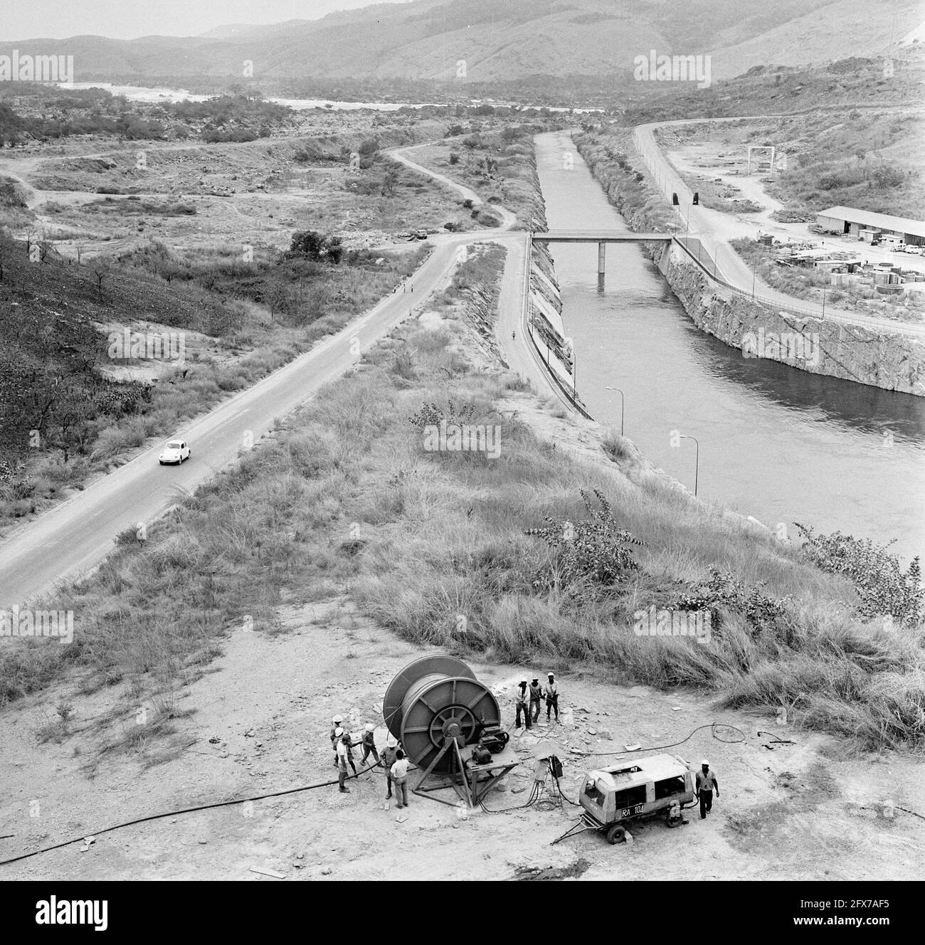 Inga Project, Zaire River Dam: Workers at Work at the Foot of the Dam ...