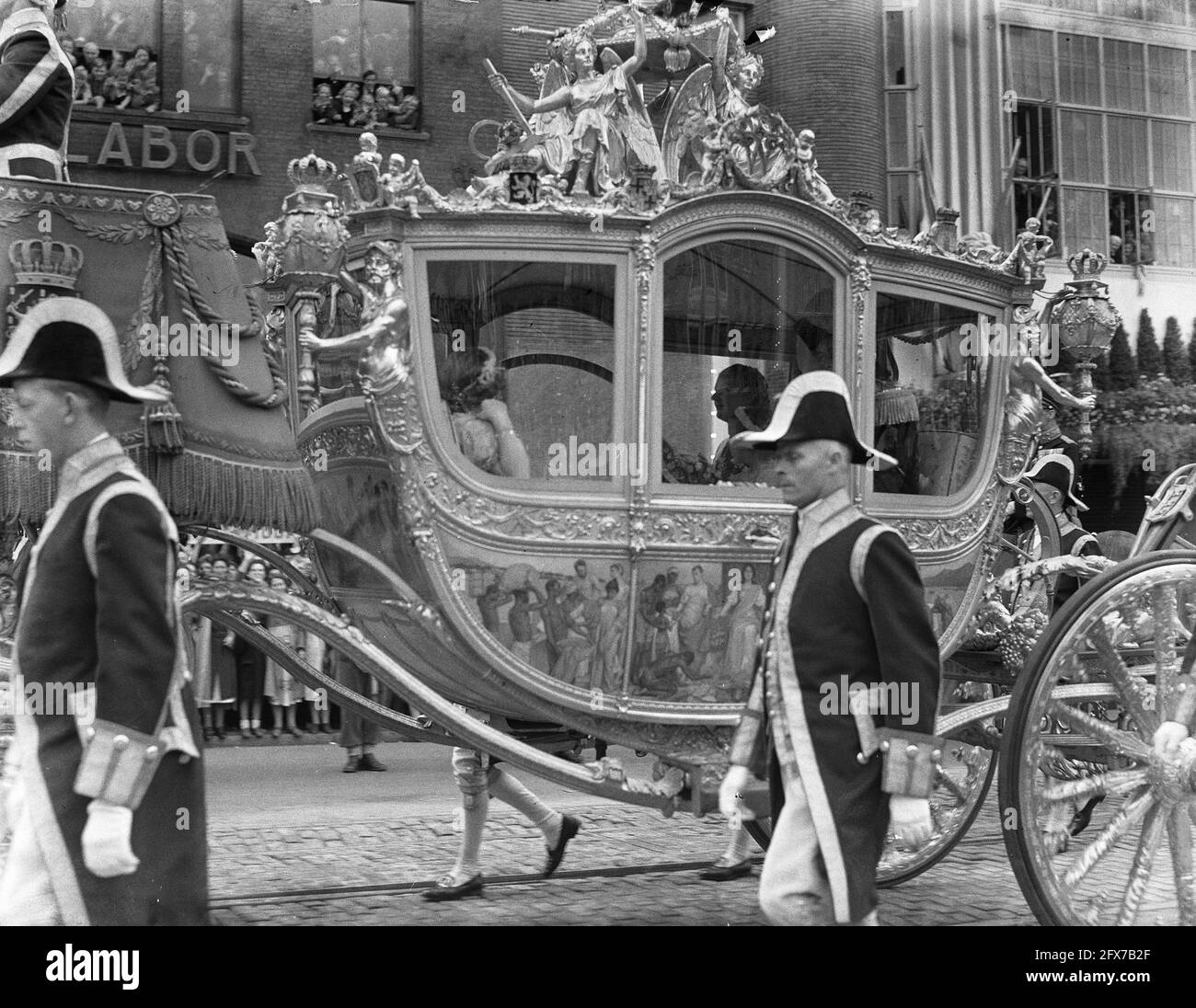 Royal coach tours hi-res stock photography and images - Alamy