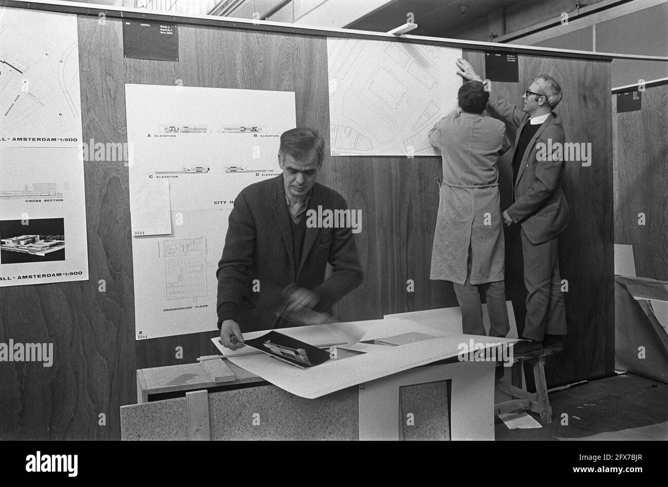 Setting up exhibition town hall contest Black and White Stock Photos ...